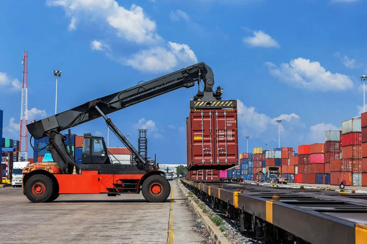 Saudi Logistics Growth Pathways to 2030