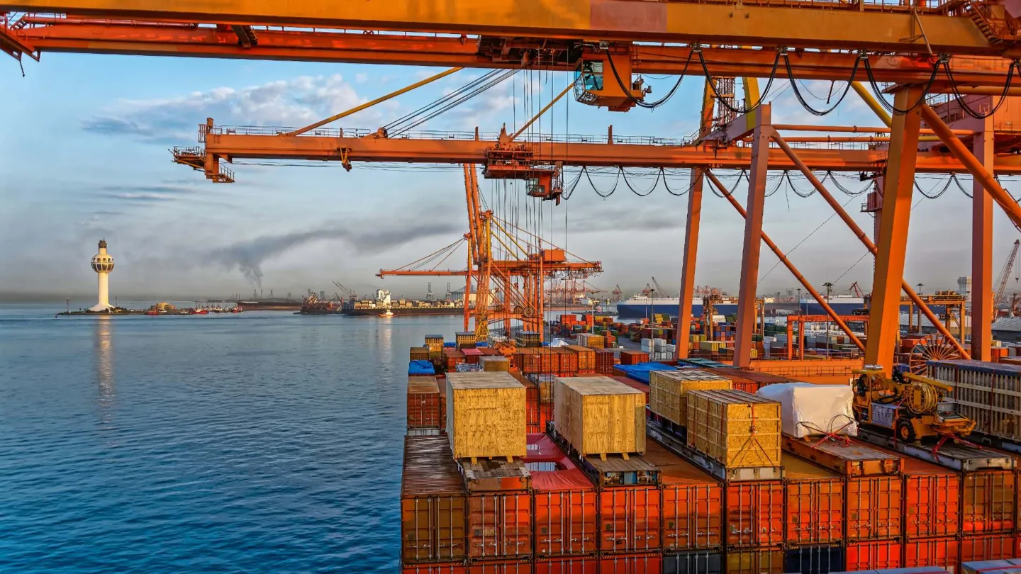 Saudi Port Logistics Growth Under Vision 2030